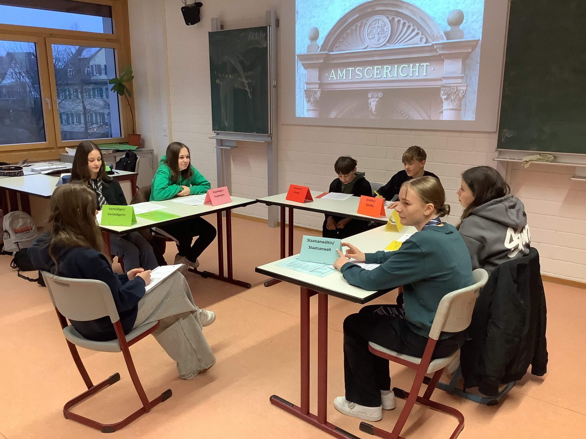 Gerichtsverhandlung im Klassenzimmer - Schloss-Realschule Gaildorf
